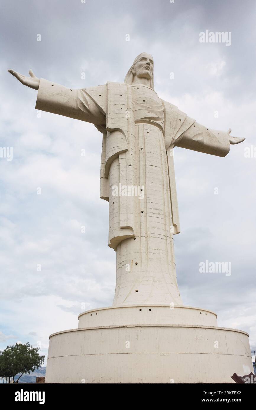 The statue of christ in cochabamba hi-res stock photography and images ...