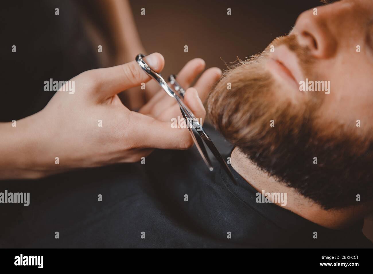 Retro styling men hi-res stock photography and images - Alamy