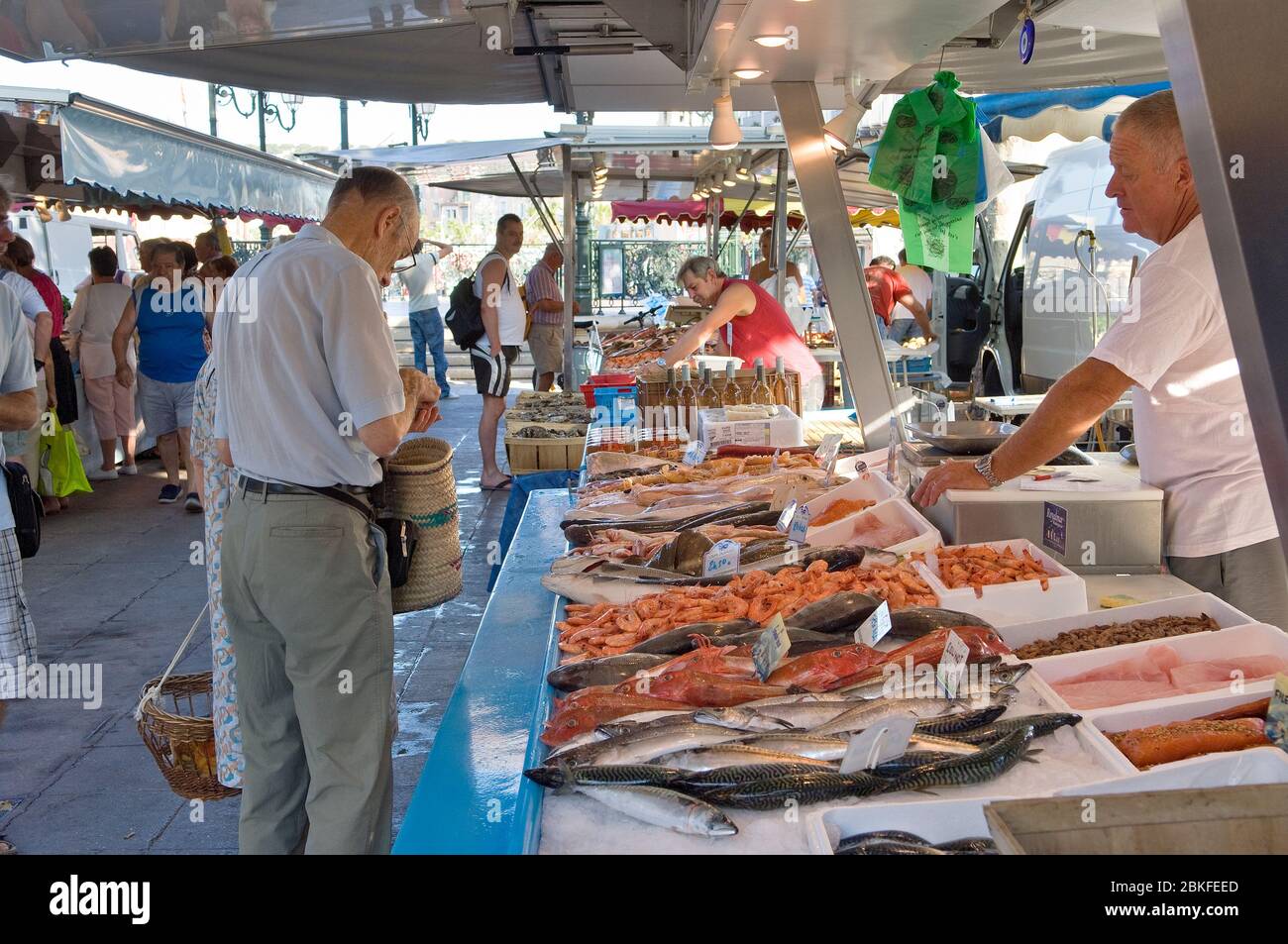 Open air fish market in Sanary Sur Mer, France Stock Photo - Alamy
