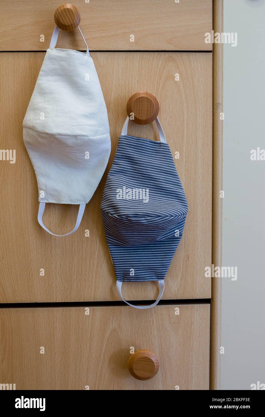 Cutting face mask elastic hi-res stock photography and images - Alamy