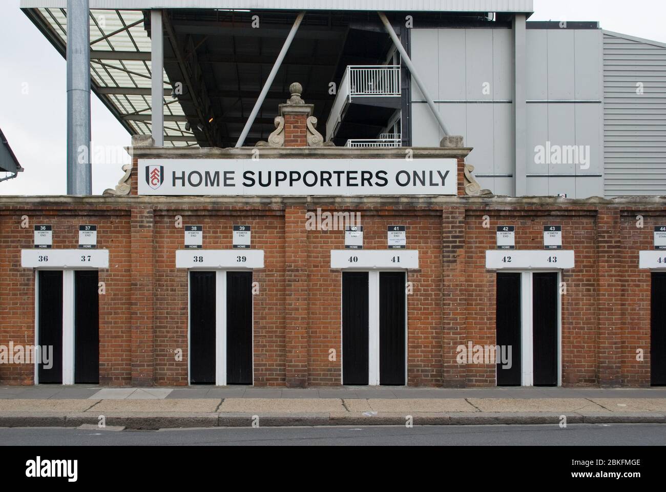 Johnny haynes stand hi-res stock photography and images - Alamy