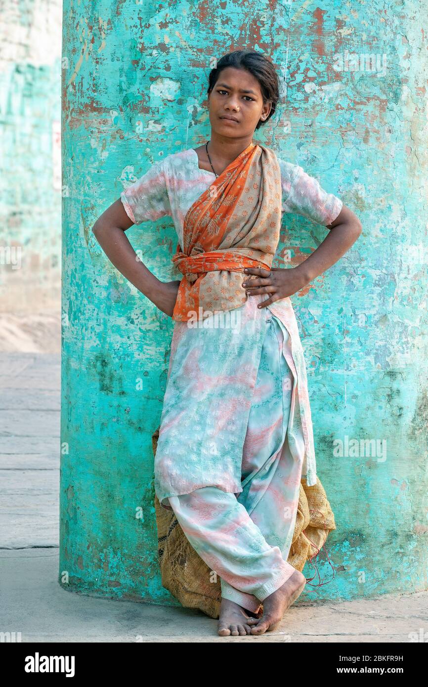 Coordinated pose hi-res stock photography and images - Alamy