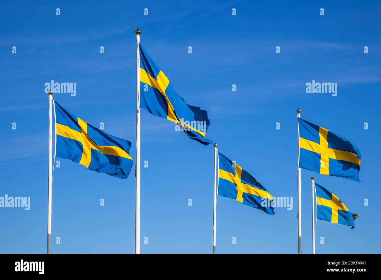 Five yellow poles hi-res stock photography and images - Alamy