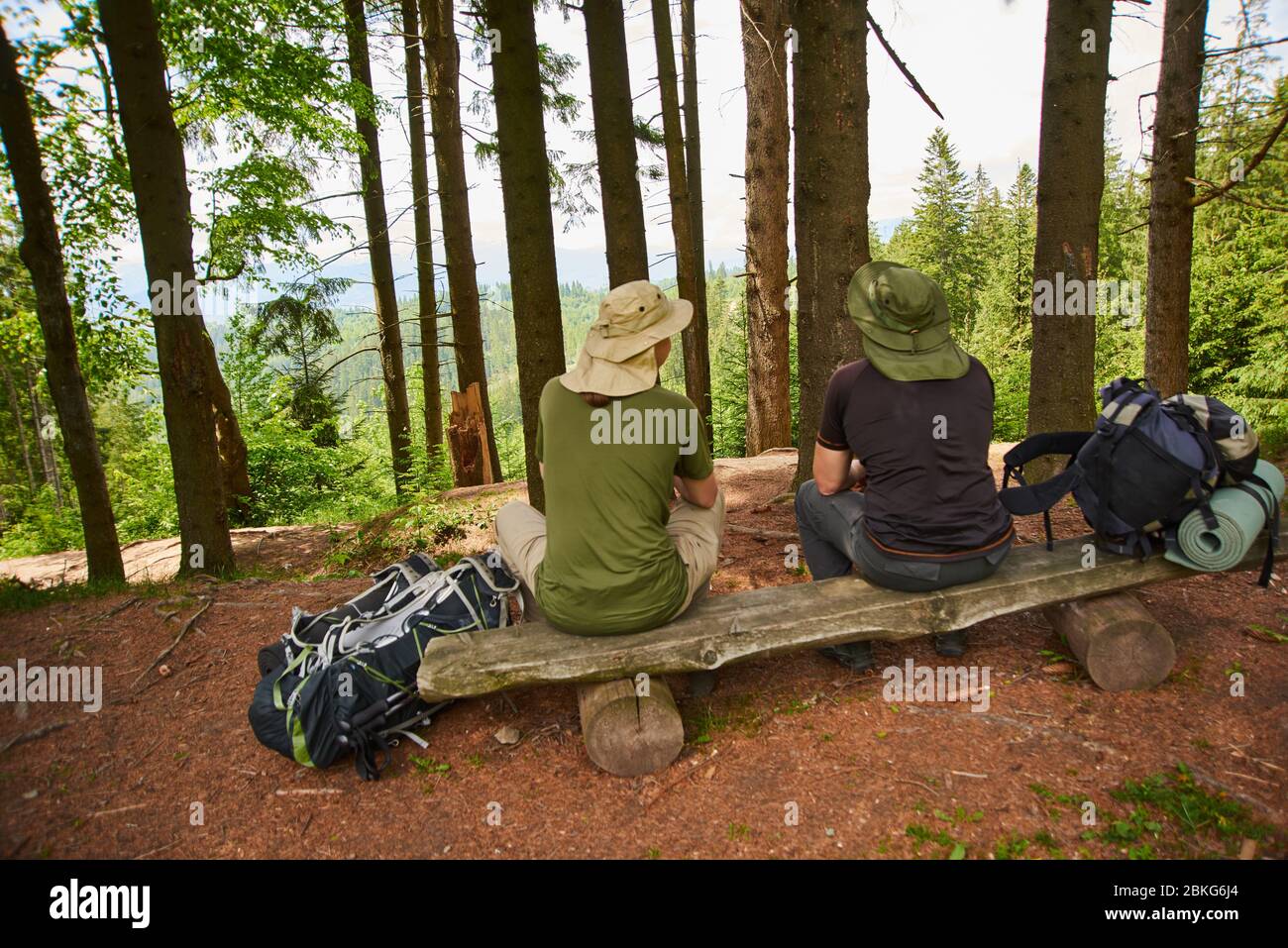 Sit on log hi-res stock photography and images - Alamy