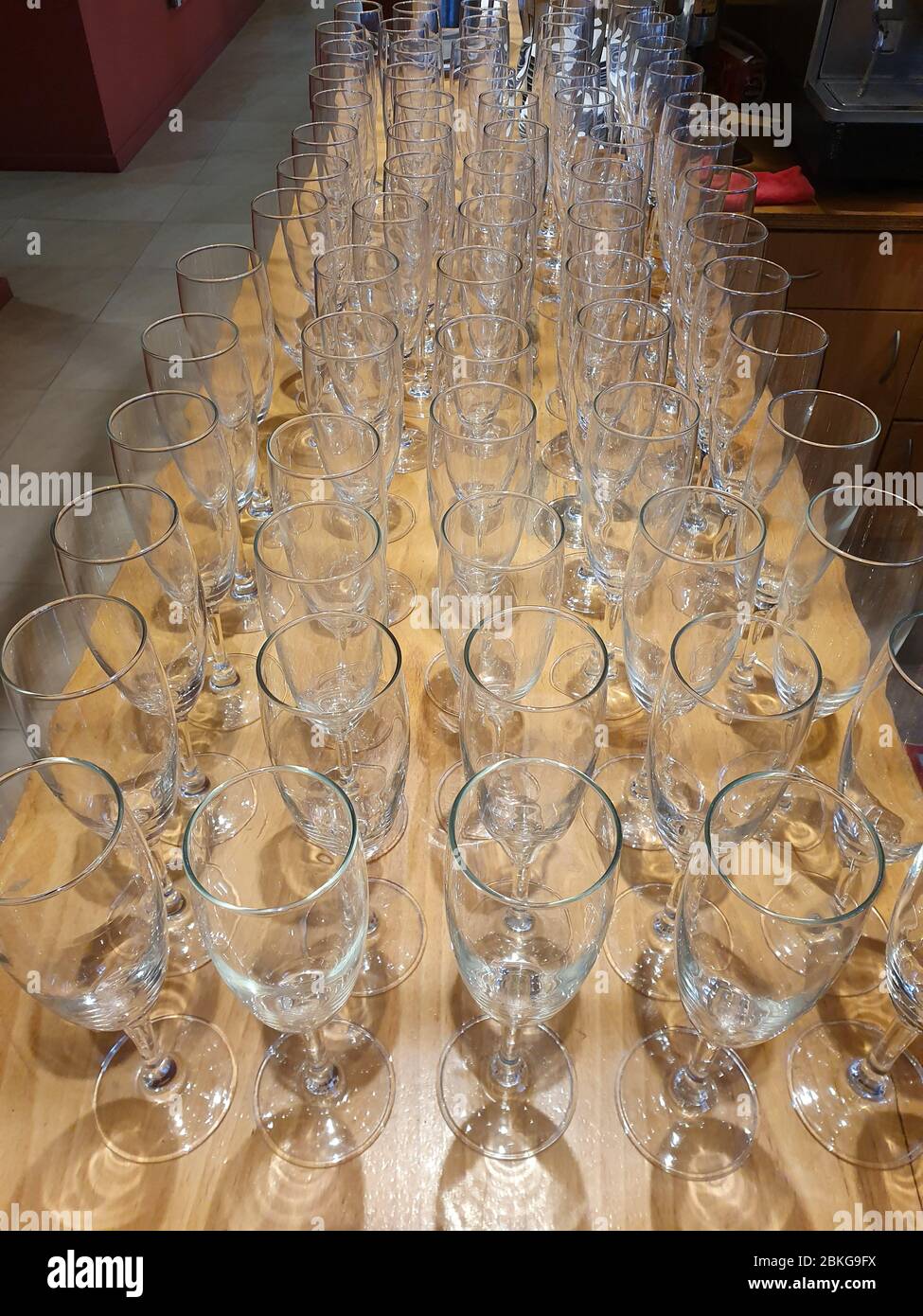 Empty glasses bar table hi-res stock photography and images - Alamy