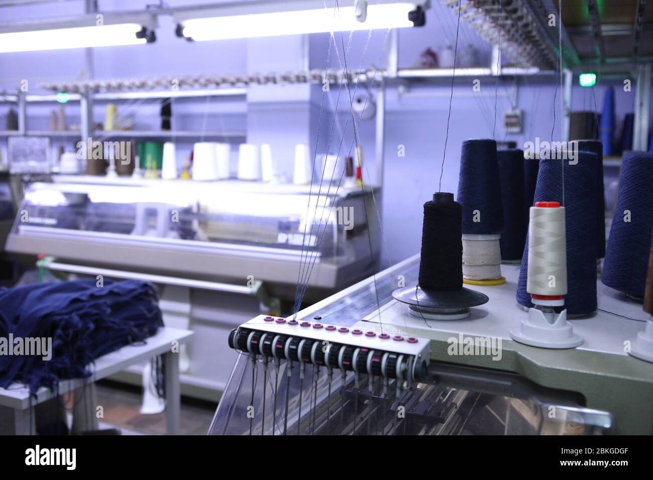 Modern weaving machine loom hi-res stock photography and images - Alamy