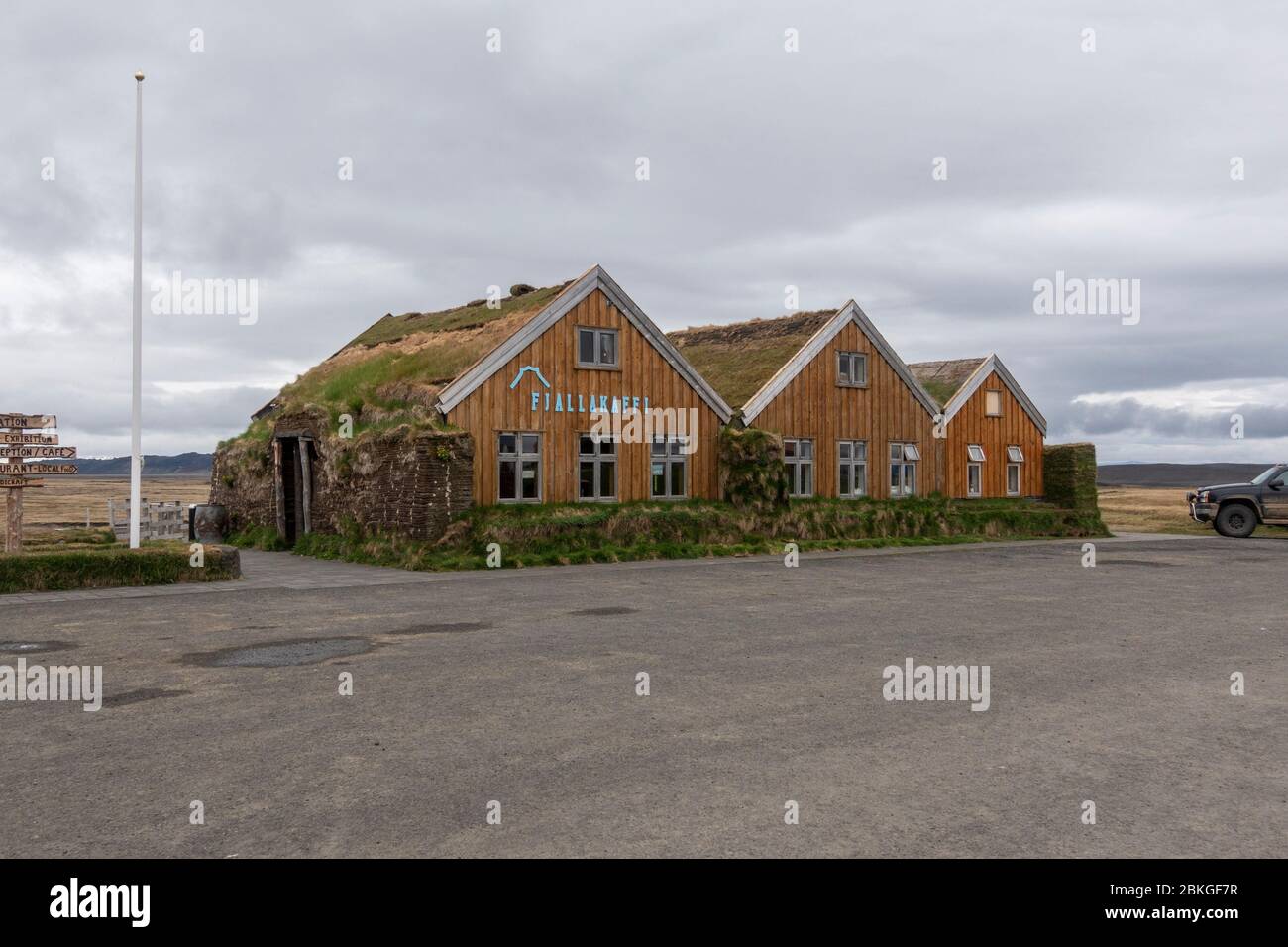 Turf buildings hi-res stock photography and images - Alamy