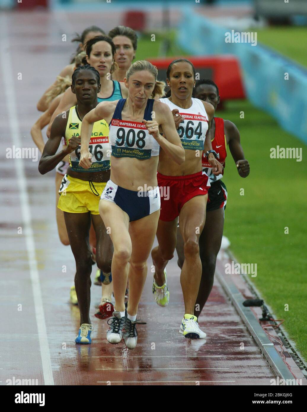 MANCHESTER - JULY 30: L-R Madrea HYMAN of Jamaica , Kelly Holmes of ...