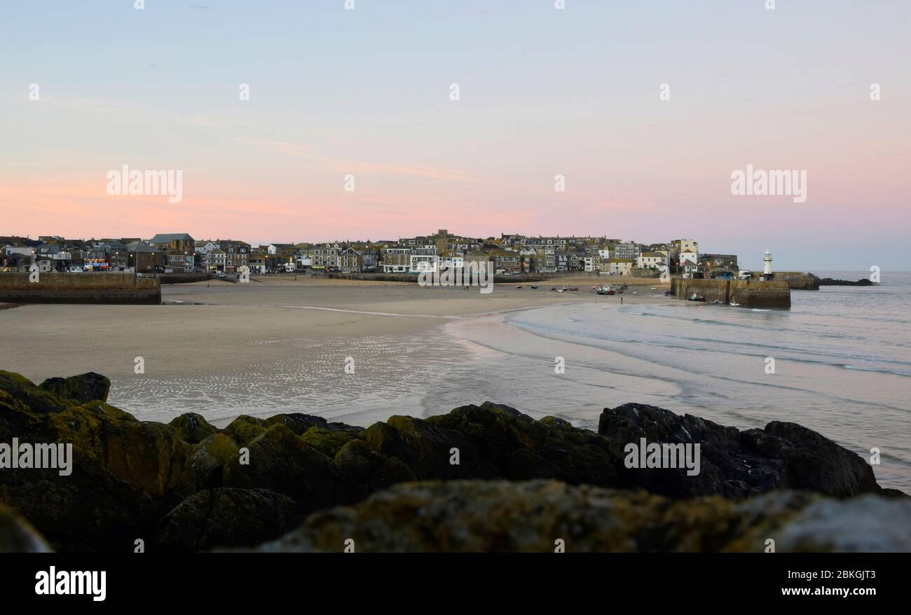 St ives cornwall winter hi-res stock photography and images - Alamy