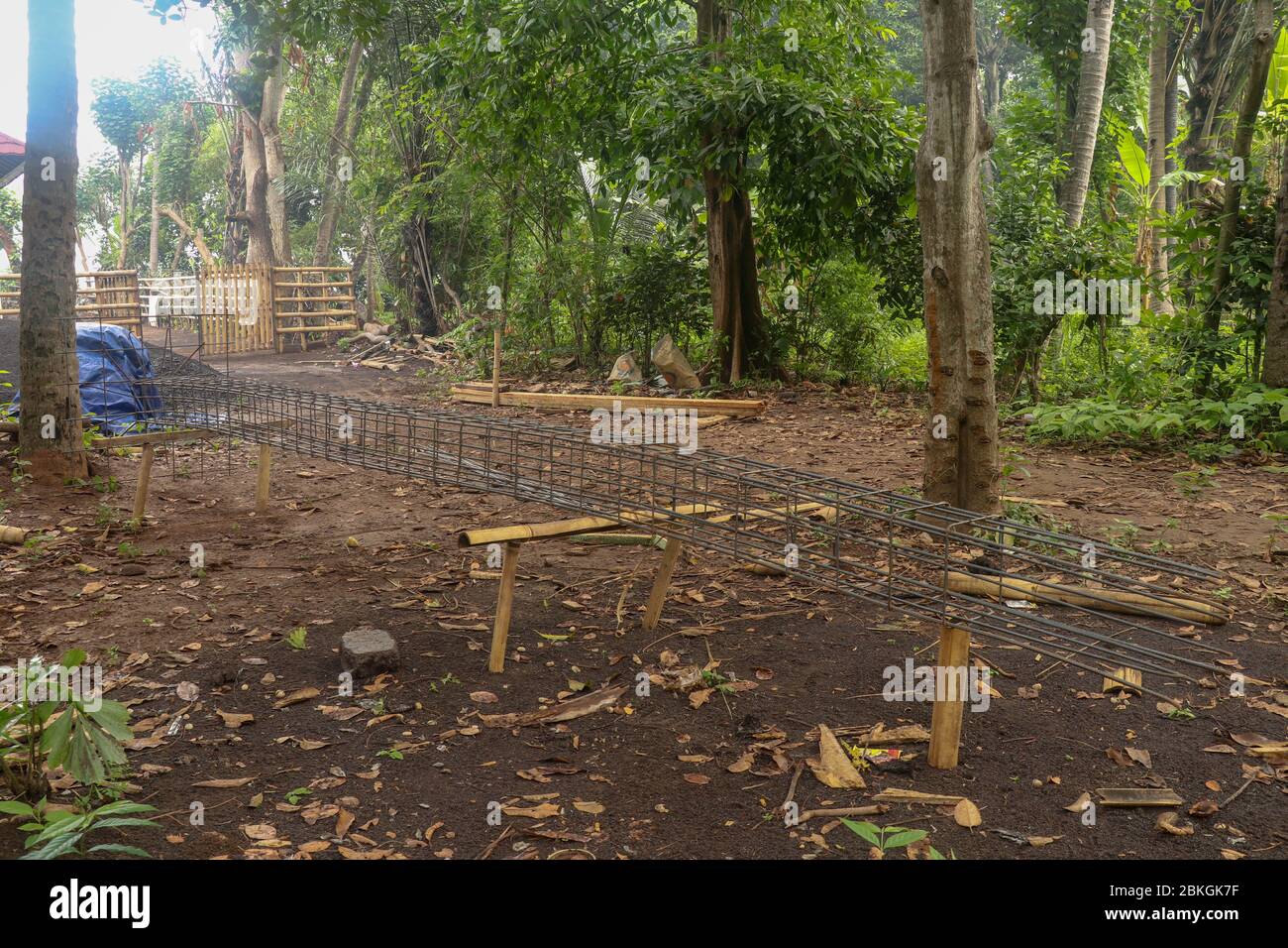 Deformed steel fastened with steel wire, Wire truss scheme for making ...