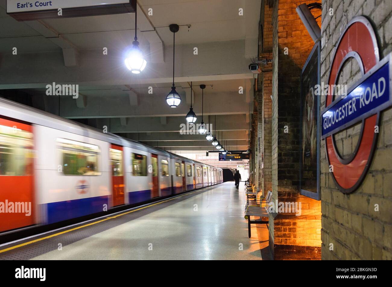 Gloucester railway station hi-res stock photography and images - Alamy