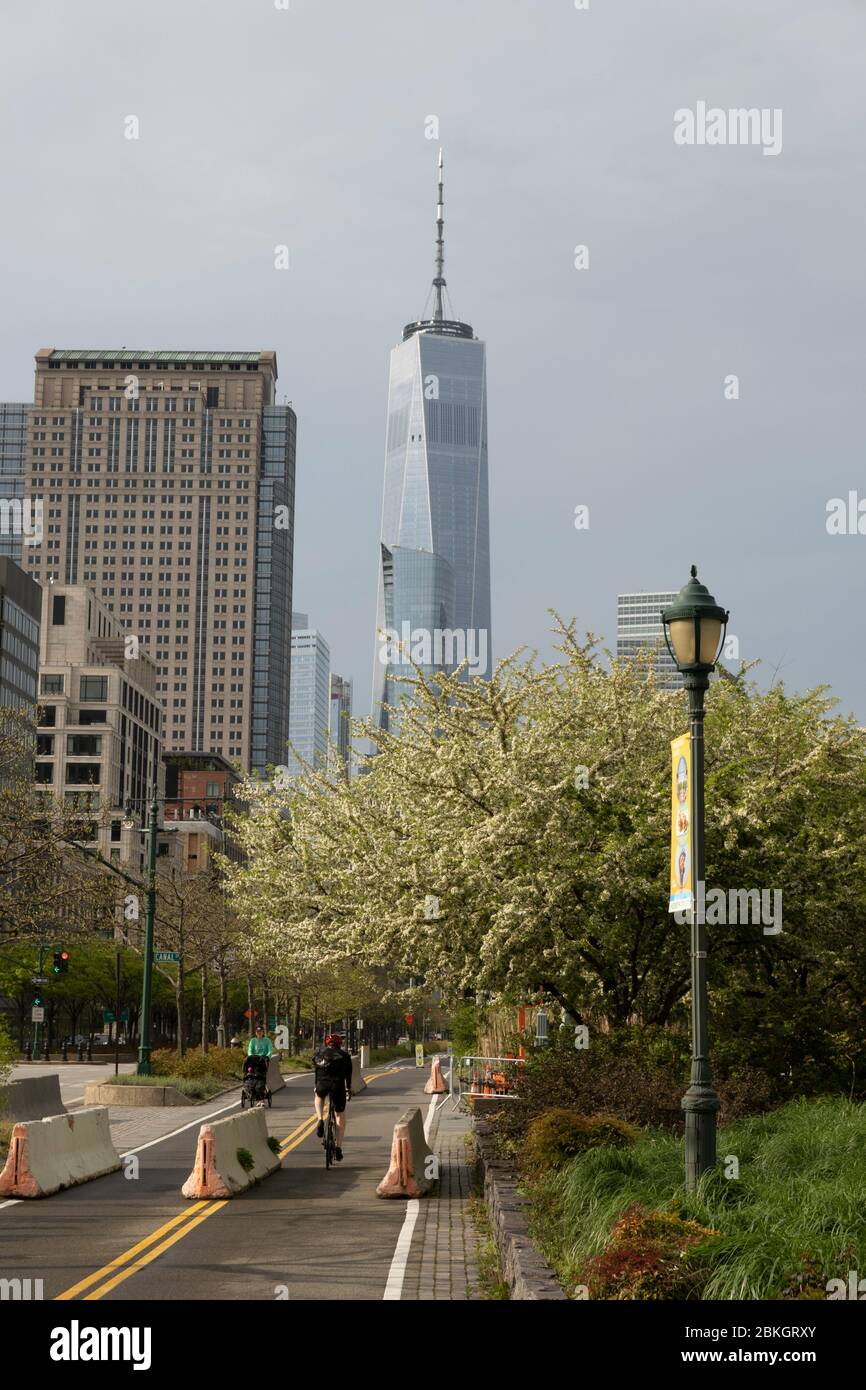 New York, USA, May 2020, Cycle path alongside the Hudson River, The ...