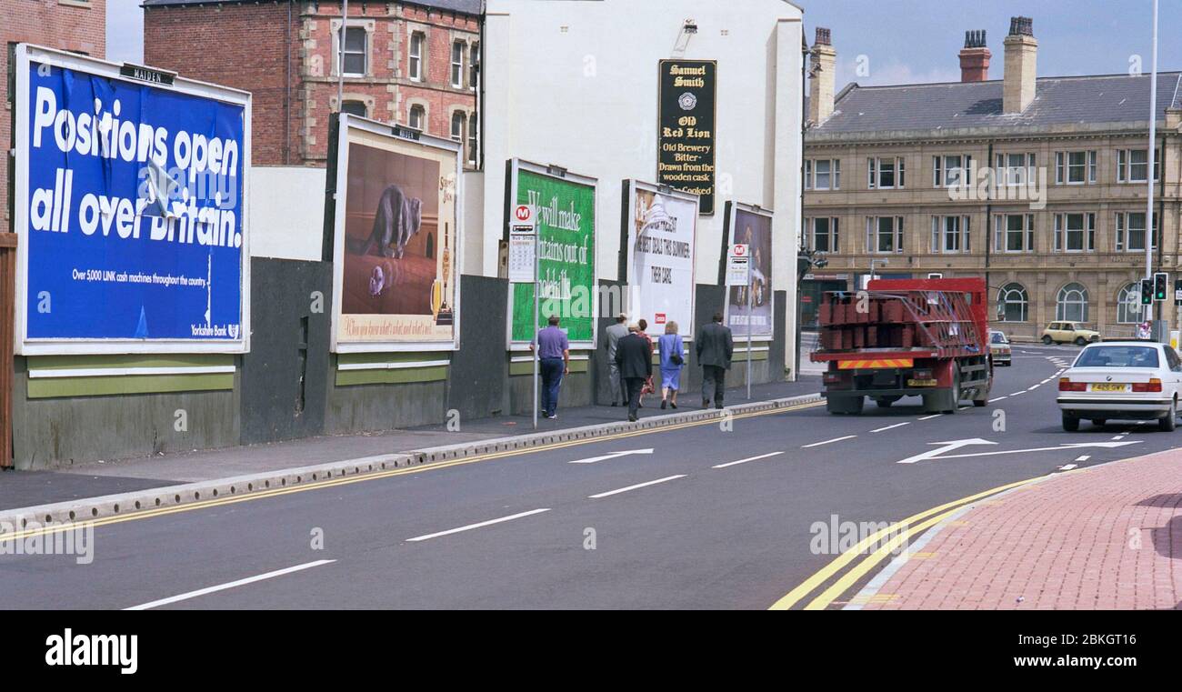 Street scene, Leeds area, west Yorkshire, northern England 1991 Stock ...