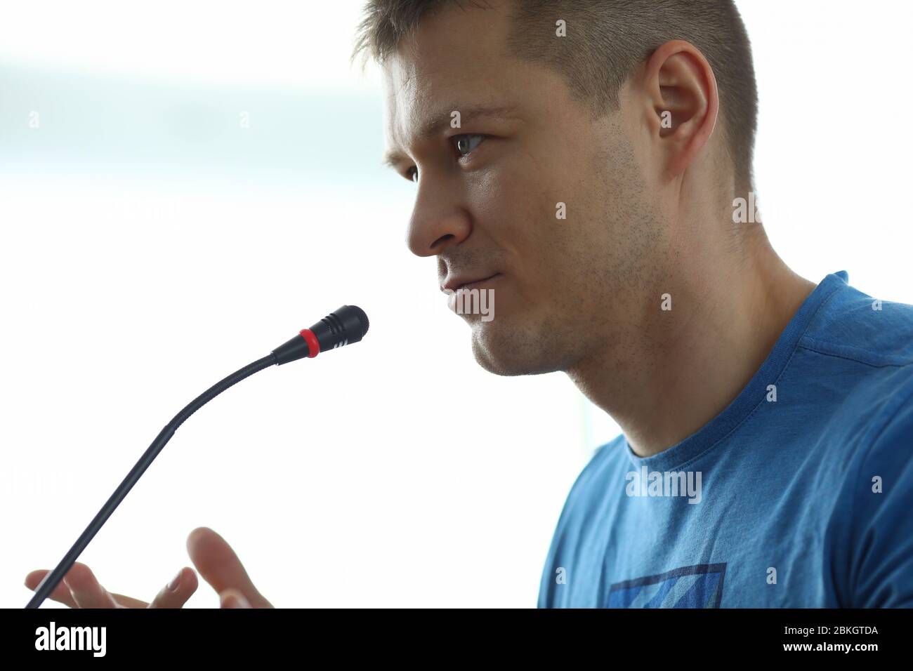 Informal performance hi-res stock photography and images - Alamy