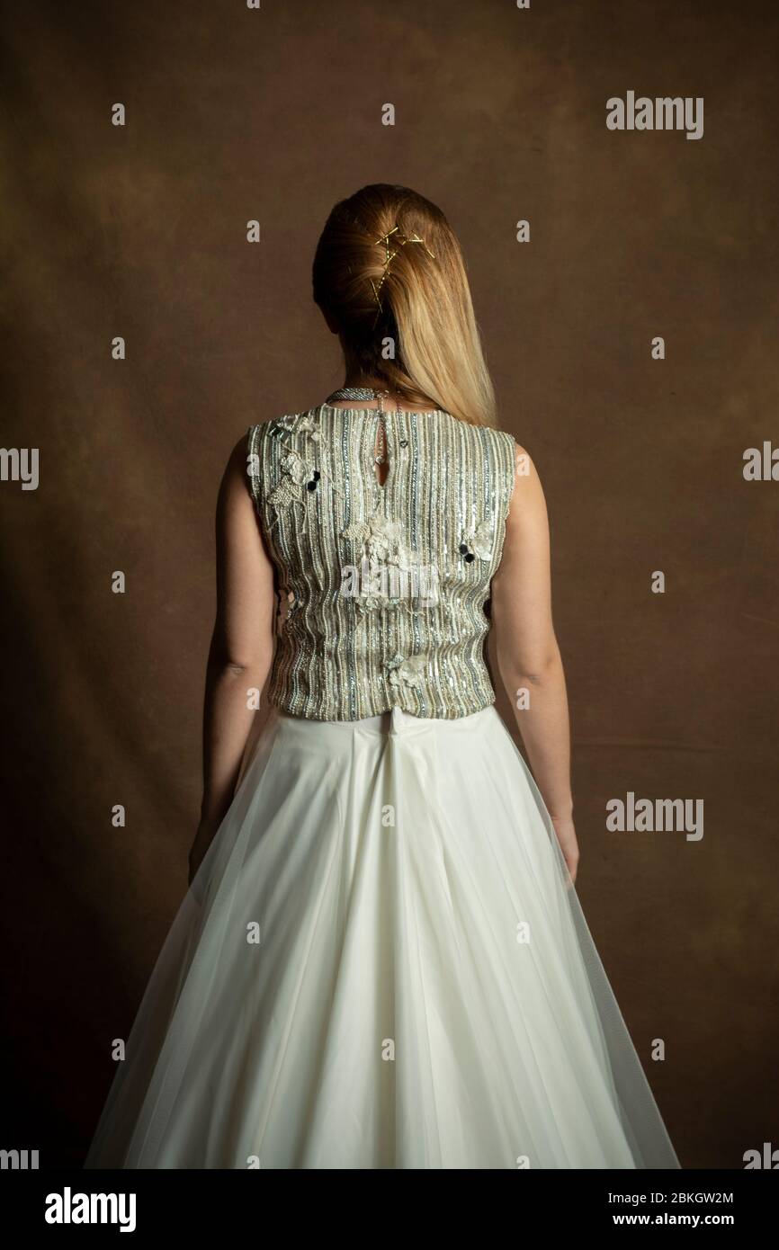 Back view wedding dress hi-res stock photography and images - Alamy