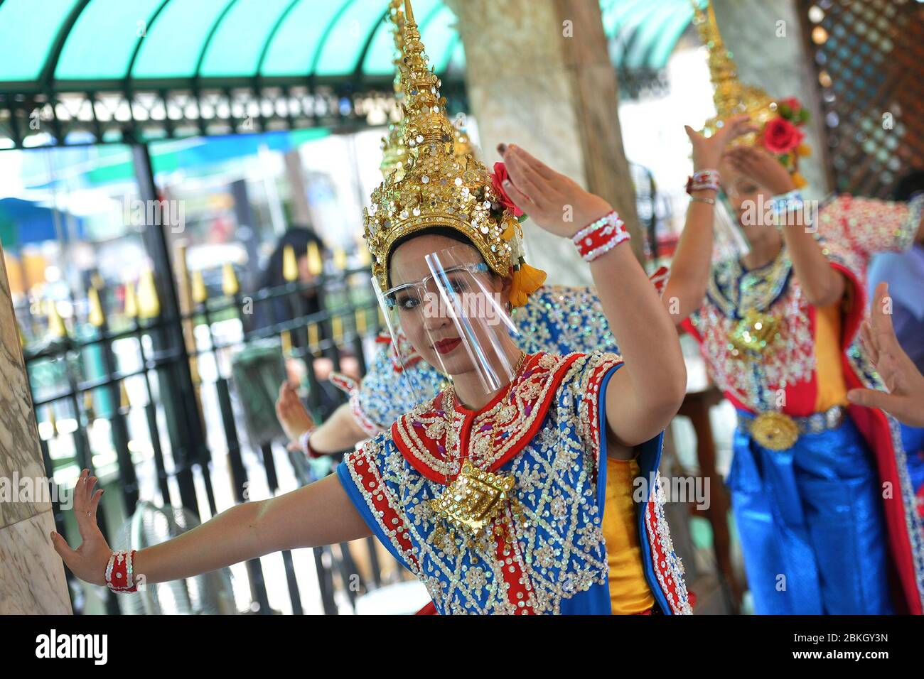 Bangkok, Thailand. 4th May, 2020. Thai dancers wearing face shields ...