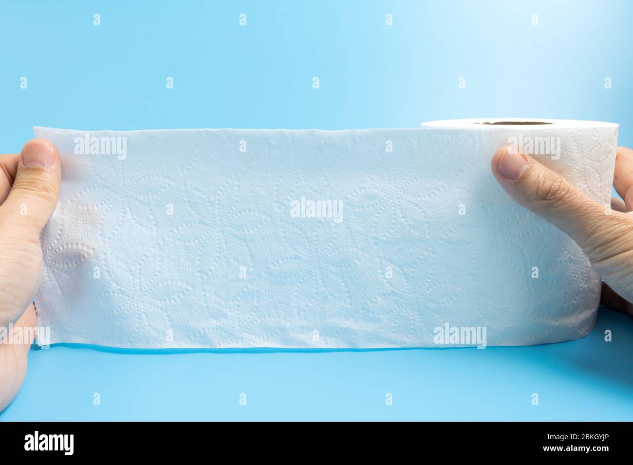 Single toilet paper roll Stock Photo - Alamy