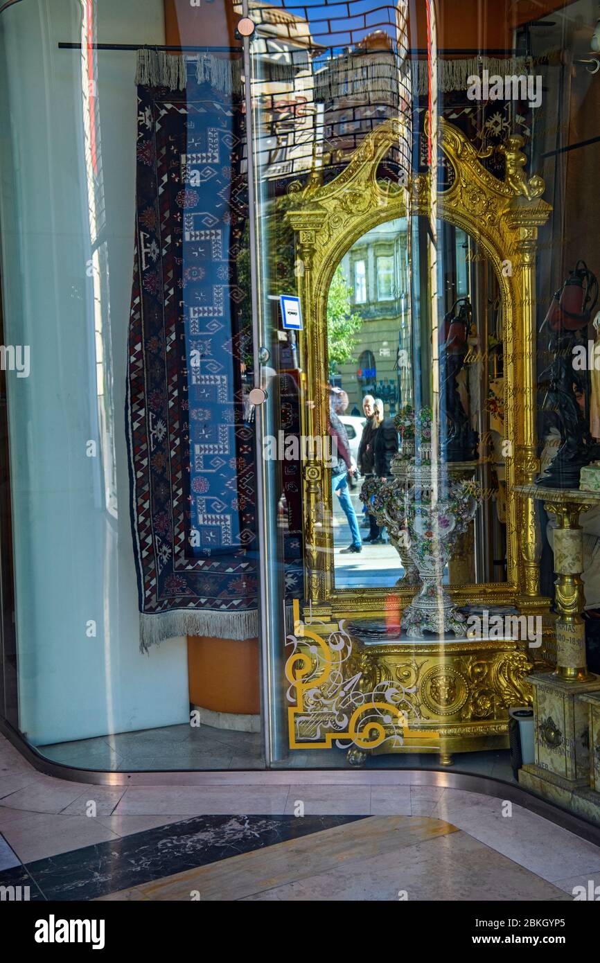 Digital storefront hi-res stock photography and images - Alamy