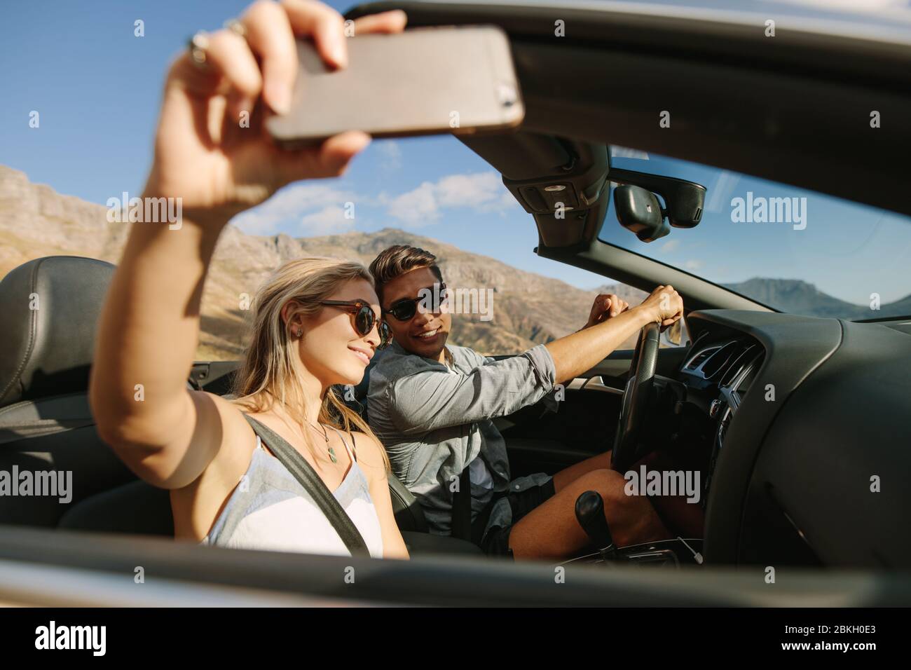 Selfie in car hi-res stock photography and images - Alamy