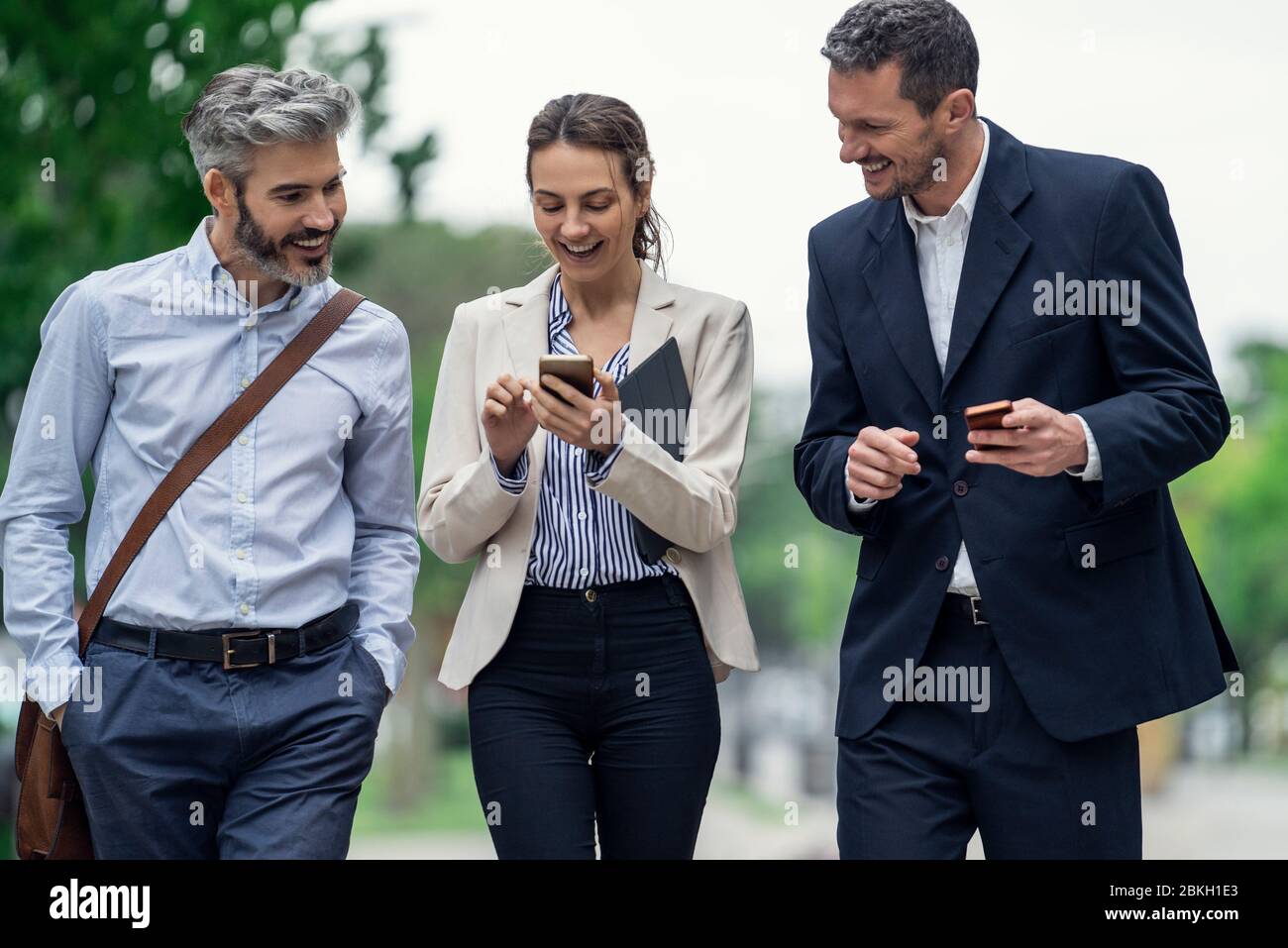 Walking smartphones hi-res stock photography and images - Alamy