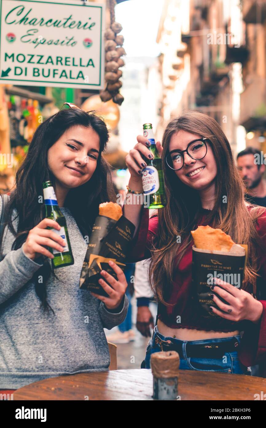 Pizza fritta naples hi-res stock photography and images - Alamy
