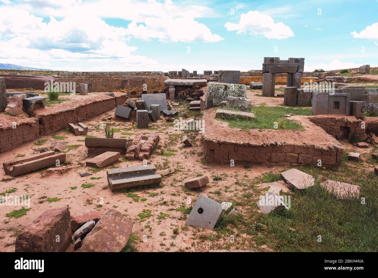 Pre-Columbian archaeological ruins in Tiwanaku, Bolivia Stock Photo - Alamy