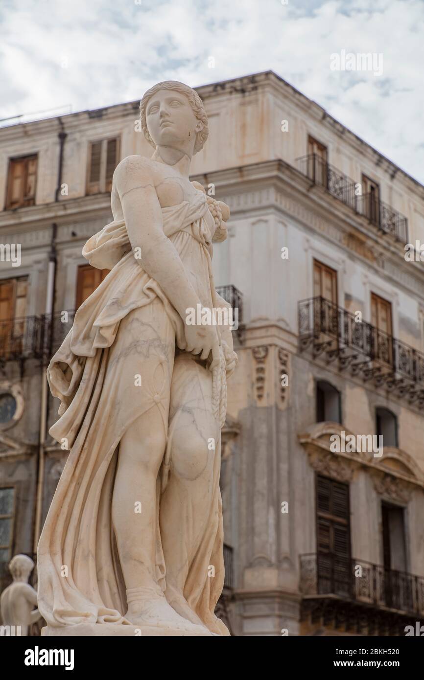 Statue in Palermo Sicily Stock Photo - Alamy
