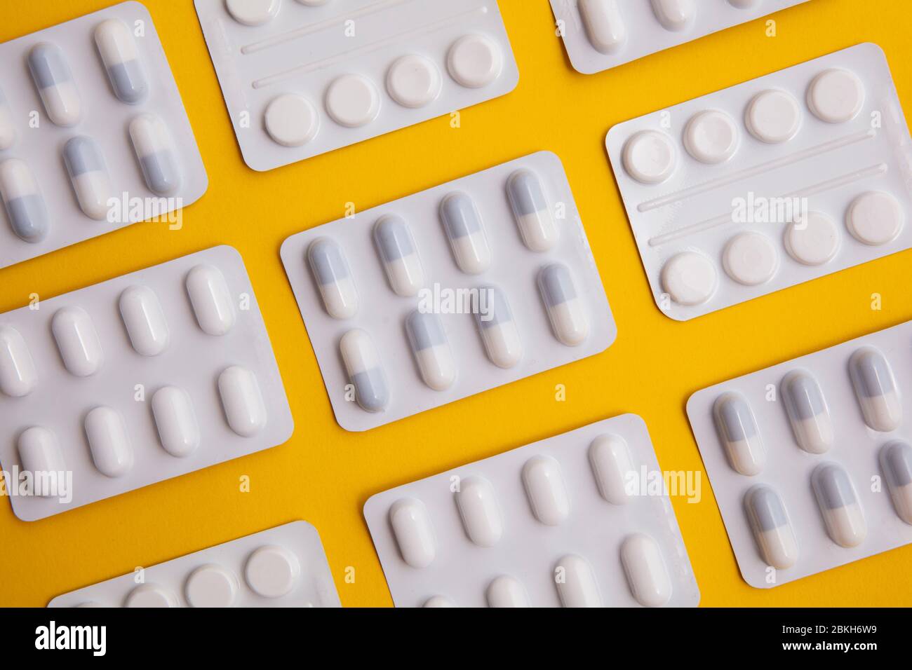 Drug for immunity hi-res stock photography and images - Alamy
