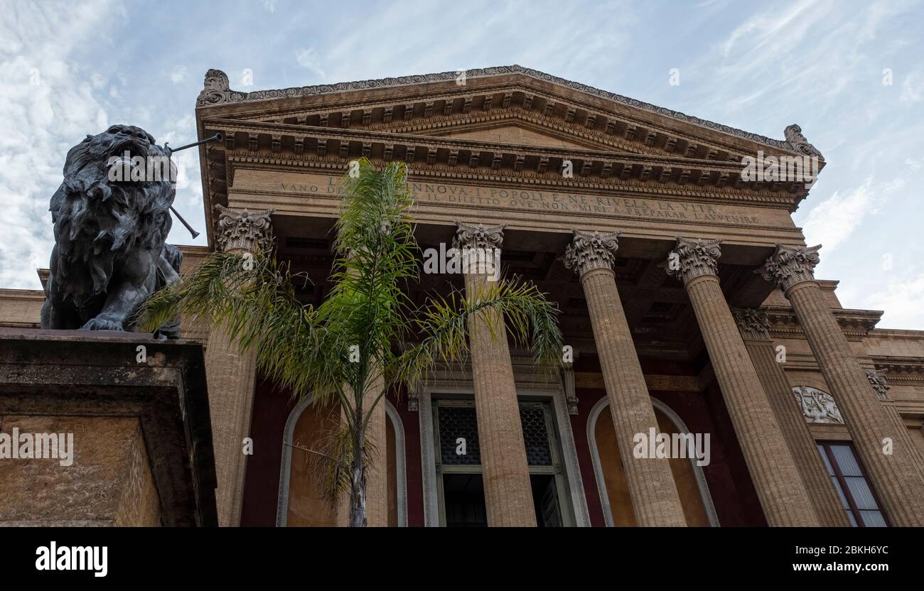 Teatro Massimo Opera House in Palermo Stock Photo - Alamy