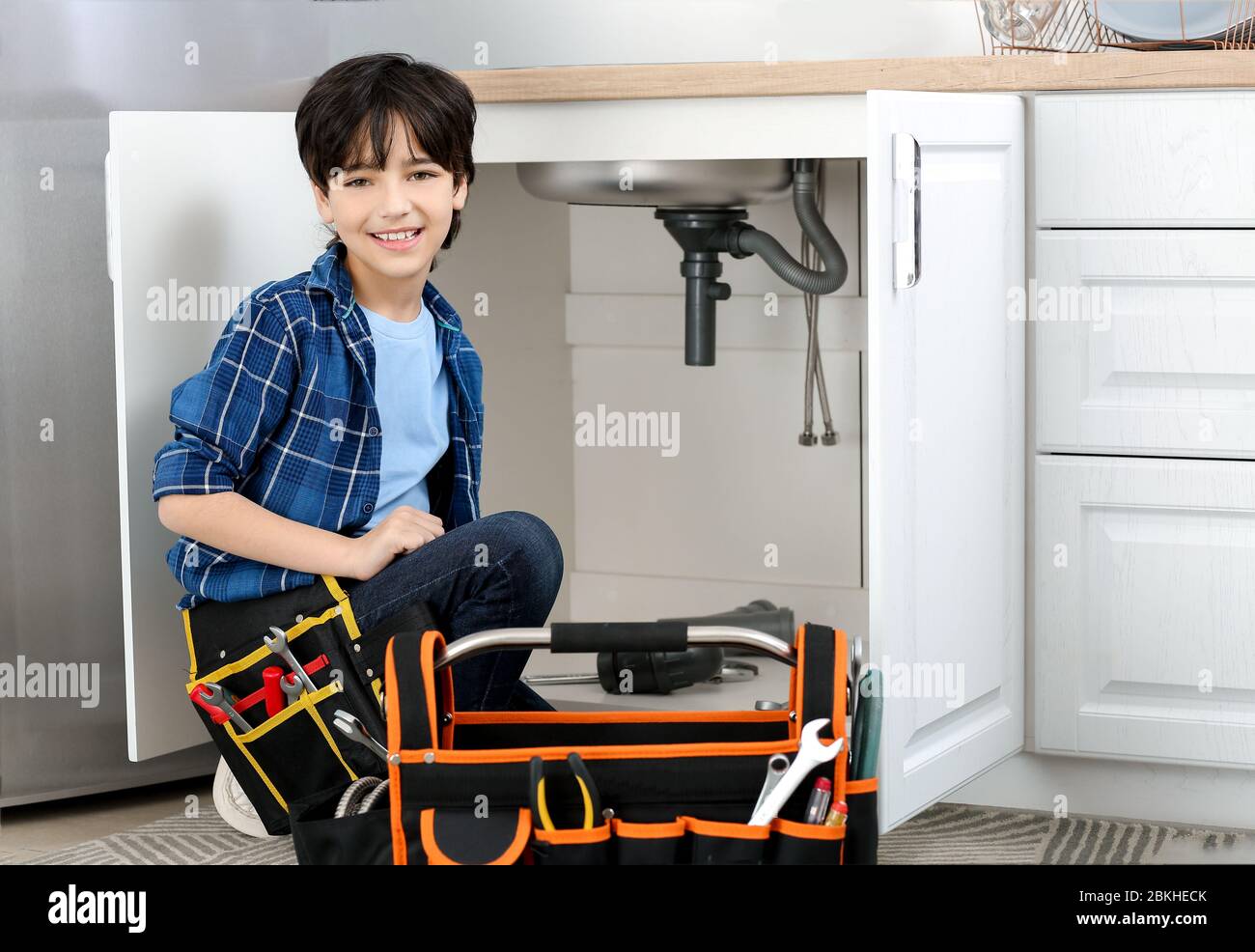 Kitchen renovation boy hi-res stock photography and images - Alamy