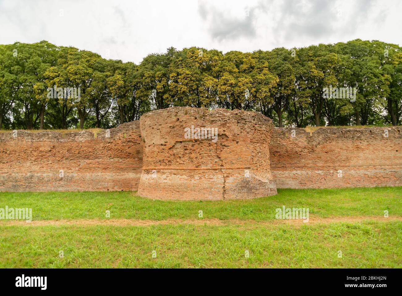 Ferrara city walls hi-res stock photography and images - Alamy
