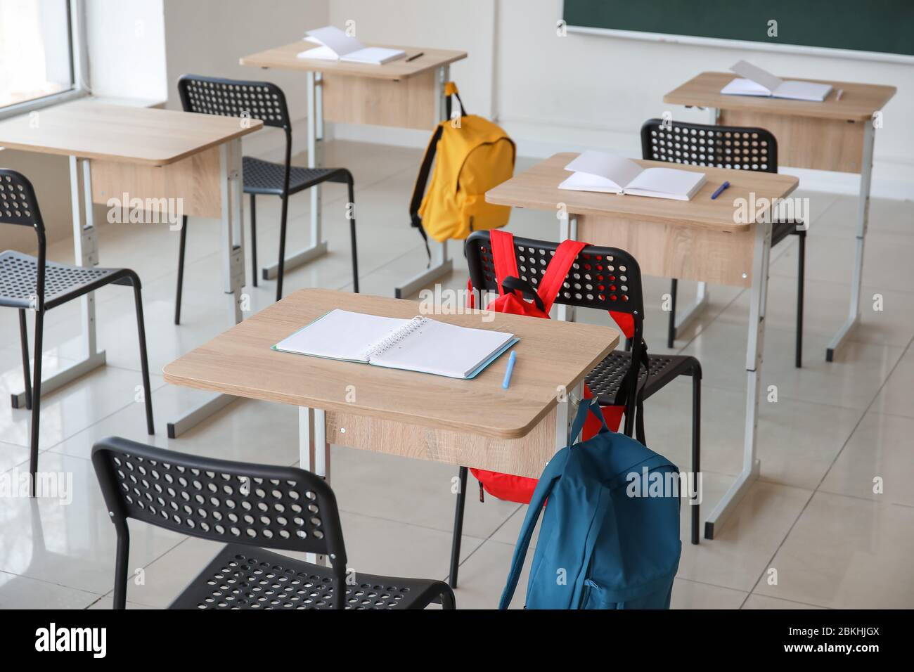 Interior of modern empty classroom Stock Photo - Alamy