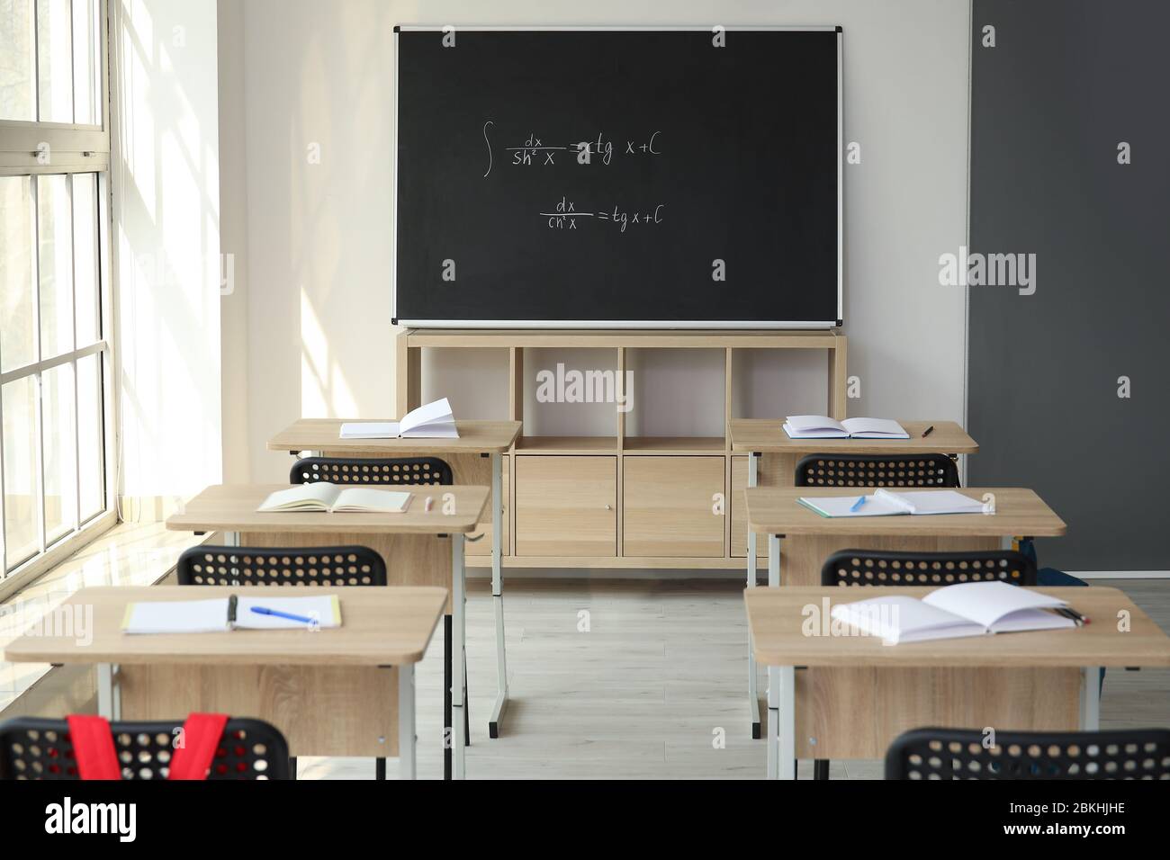 Interior of modern empty classroom Stock Photo - Alamy