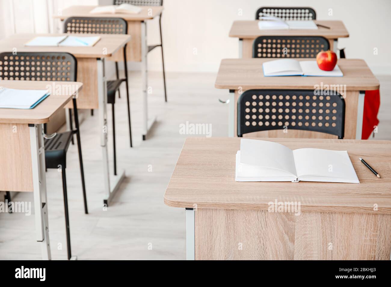 Interior of modern empty classroom Stock Photo - Alamy