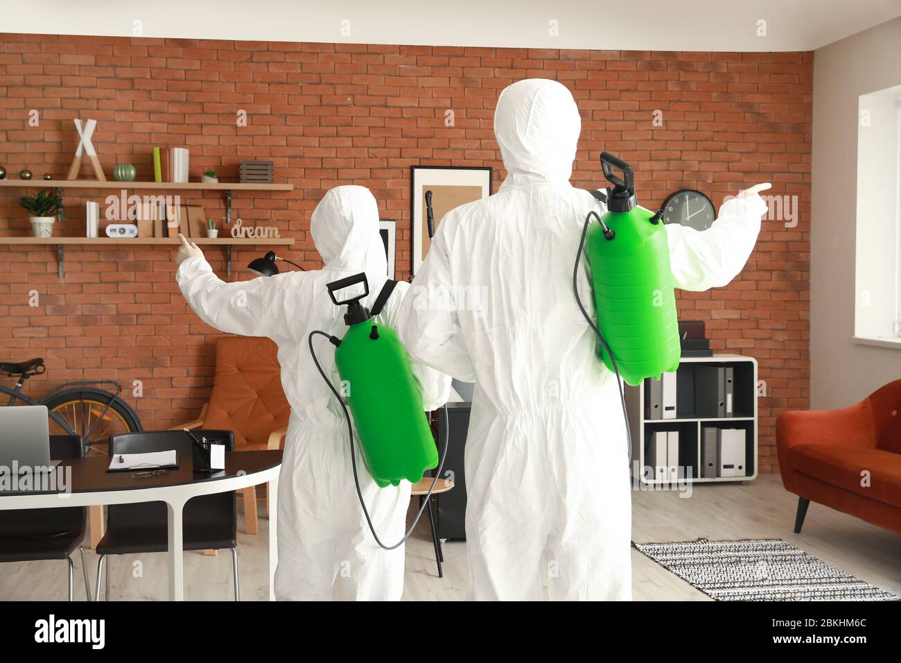 Biohazard suits hi-res stock photography and images - Alamy