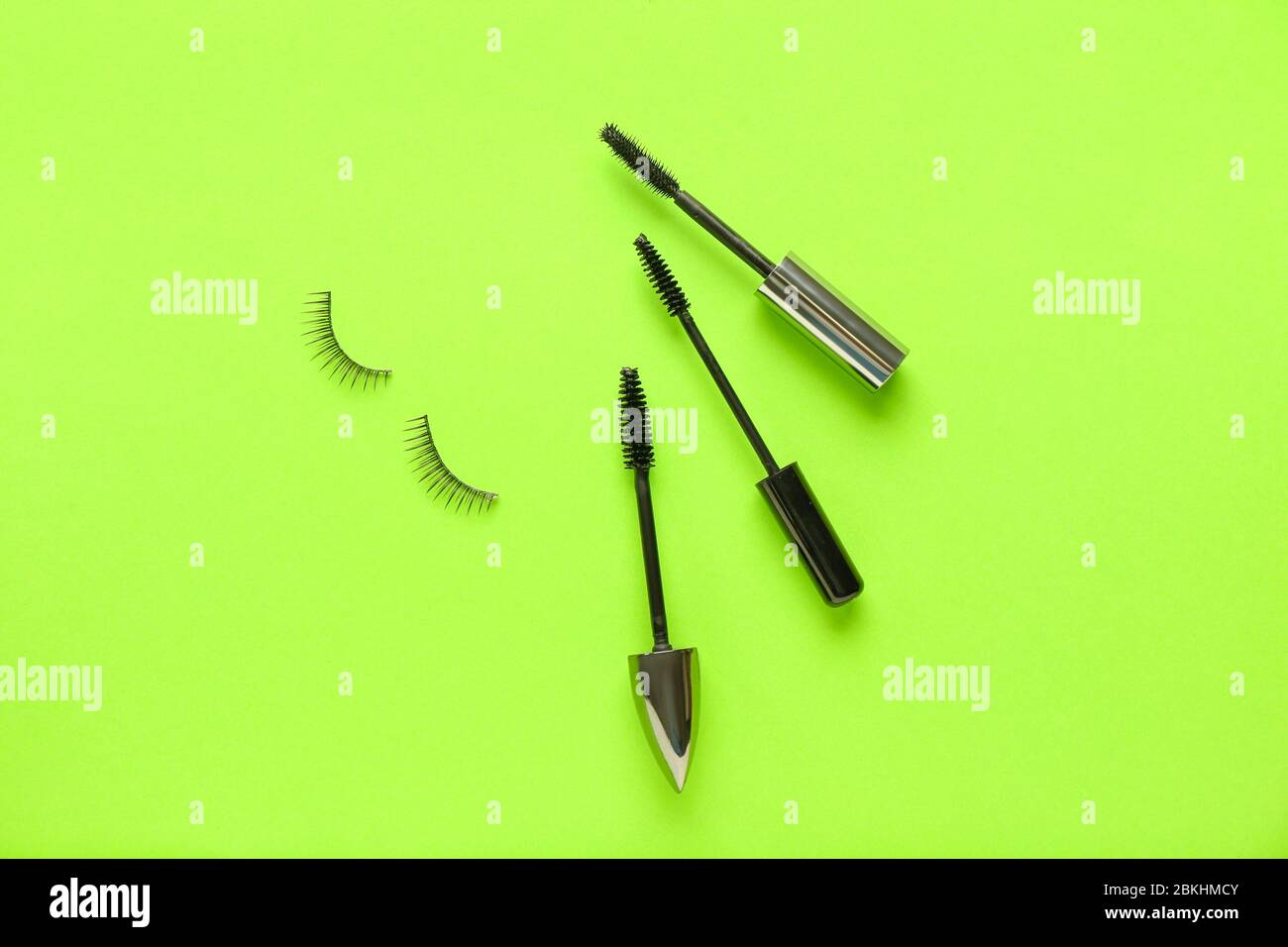 Fake eyelashes hi-res stock photography and images - Alamy