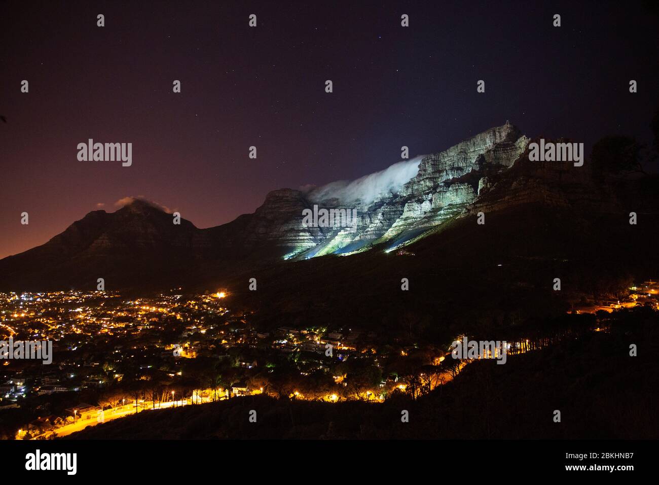 Illuminated Table Mountain and Cape Town at Night Stock Photo - Alamy