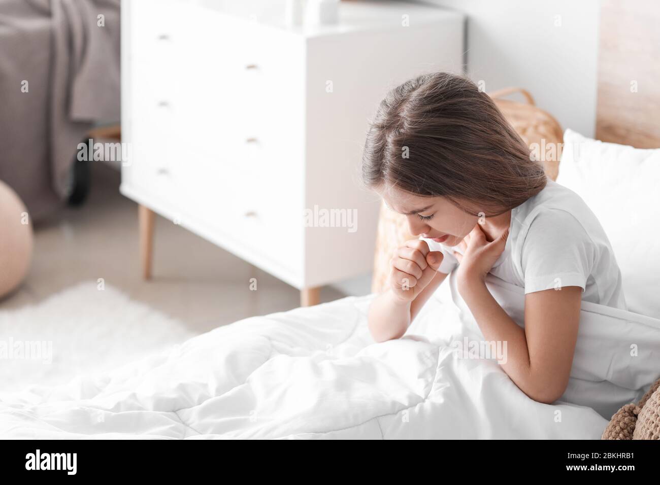 Sick little girl at home Stock Photo - Alamy