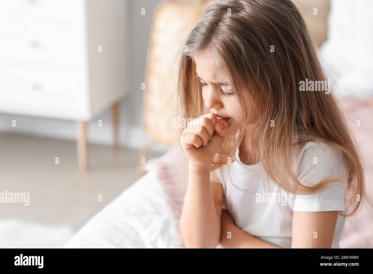 Sick little girl at home Stock Photo - Alamy