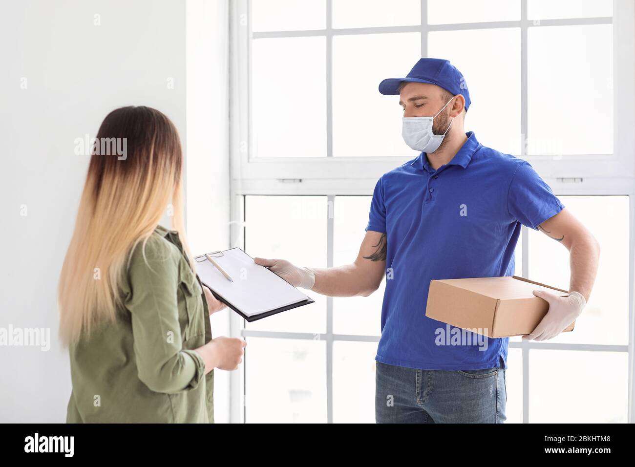 Receiving documents hi-res stock photography and images - Alamy