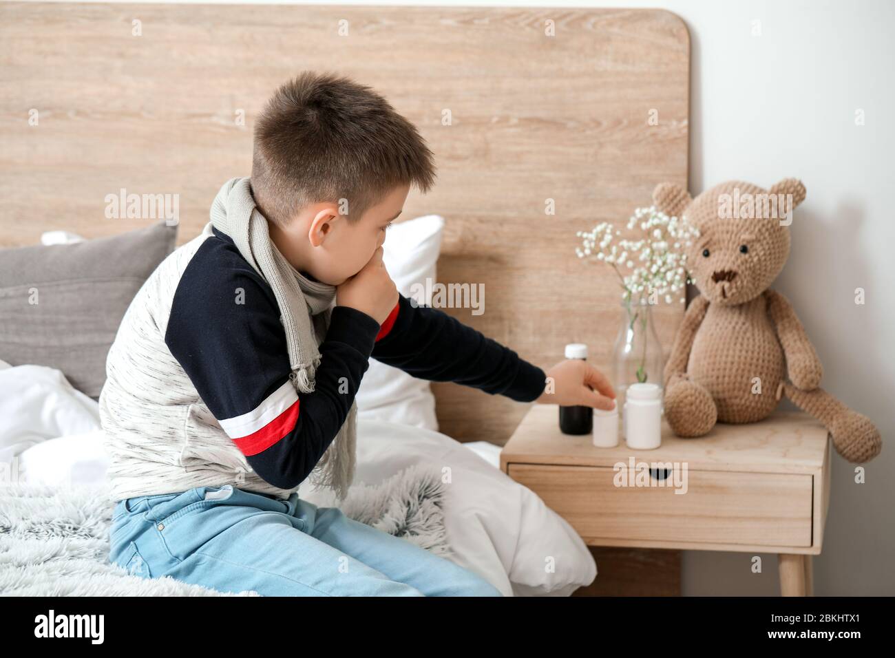 Coughing treatment child hi-res stock photography and images - Alamy