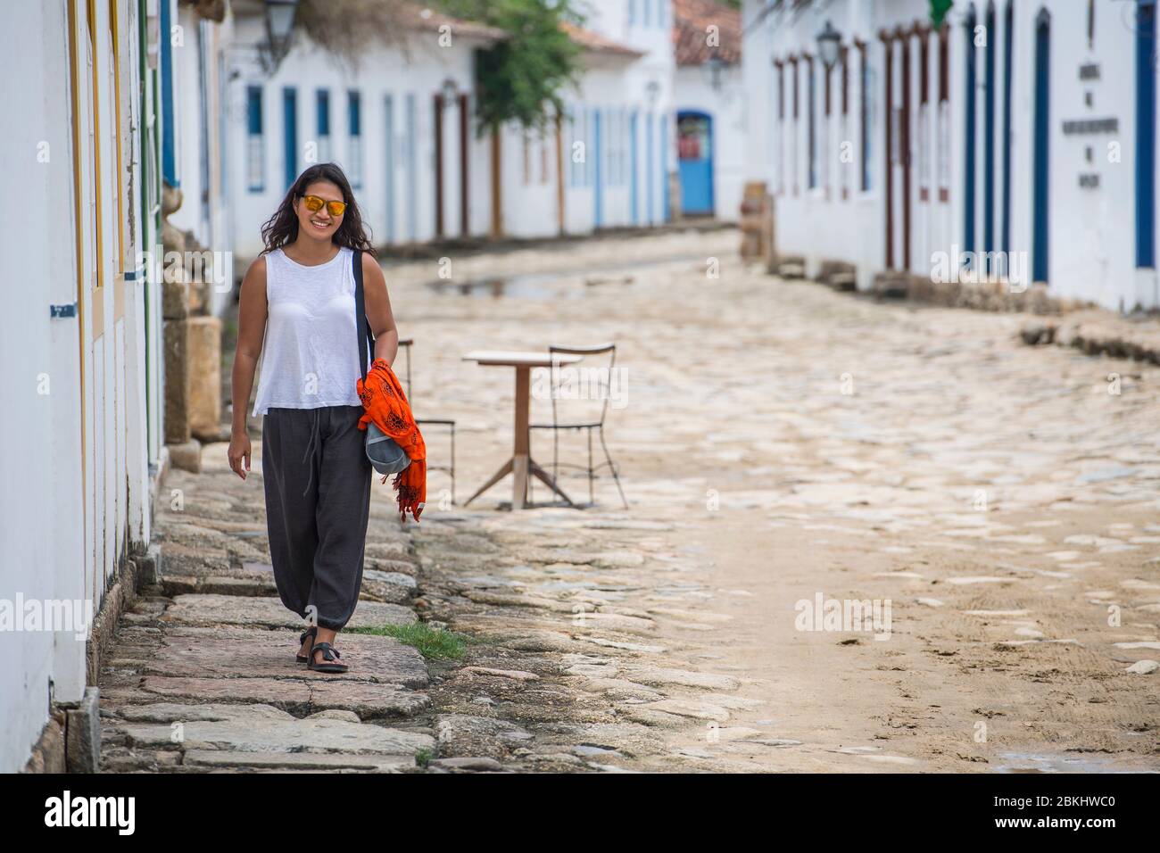 Rio street scene women hi-res stock photography and images - Alamy