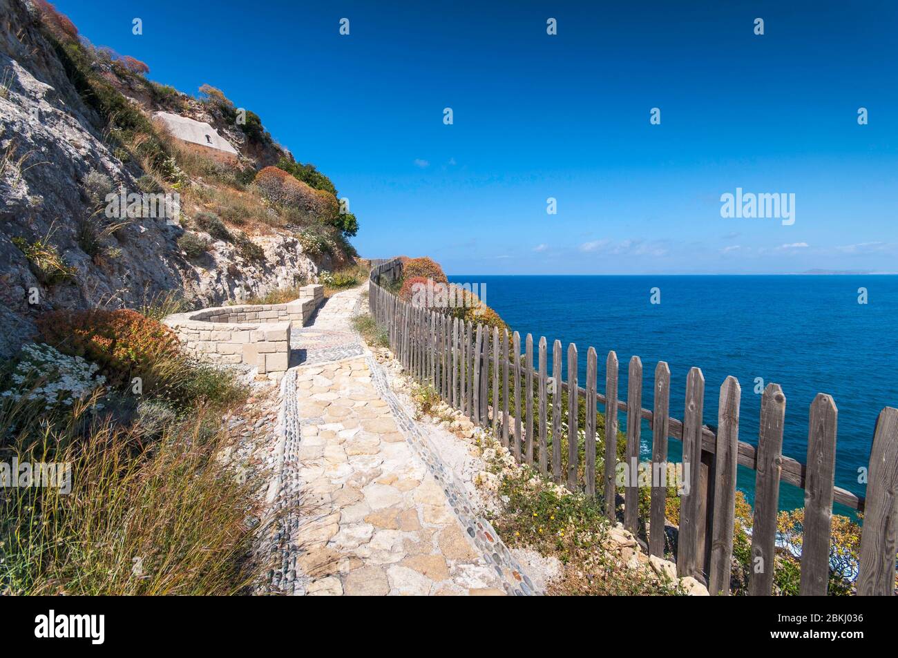 Narrow view hi-res stock photography and images - Alamy