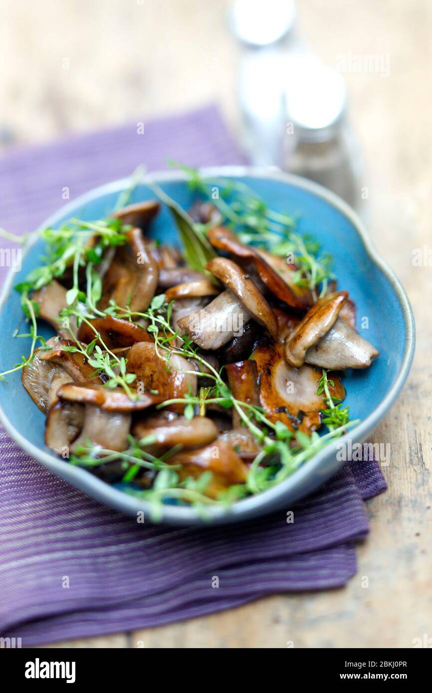 Blue foot hi-res stock photography and images - Alamy