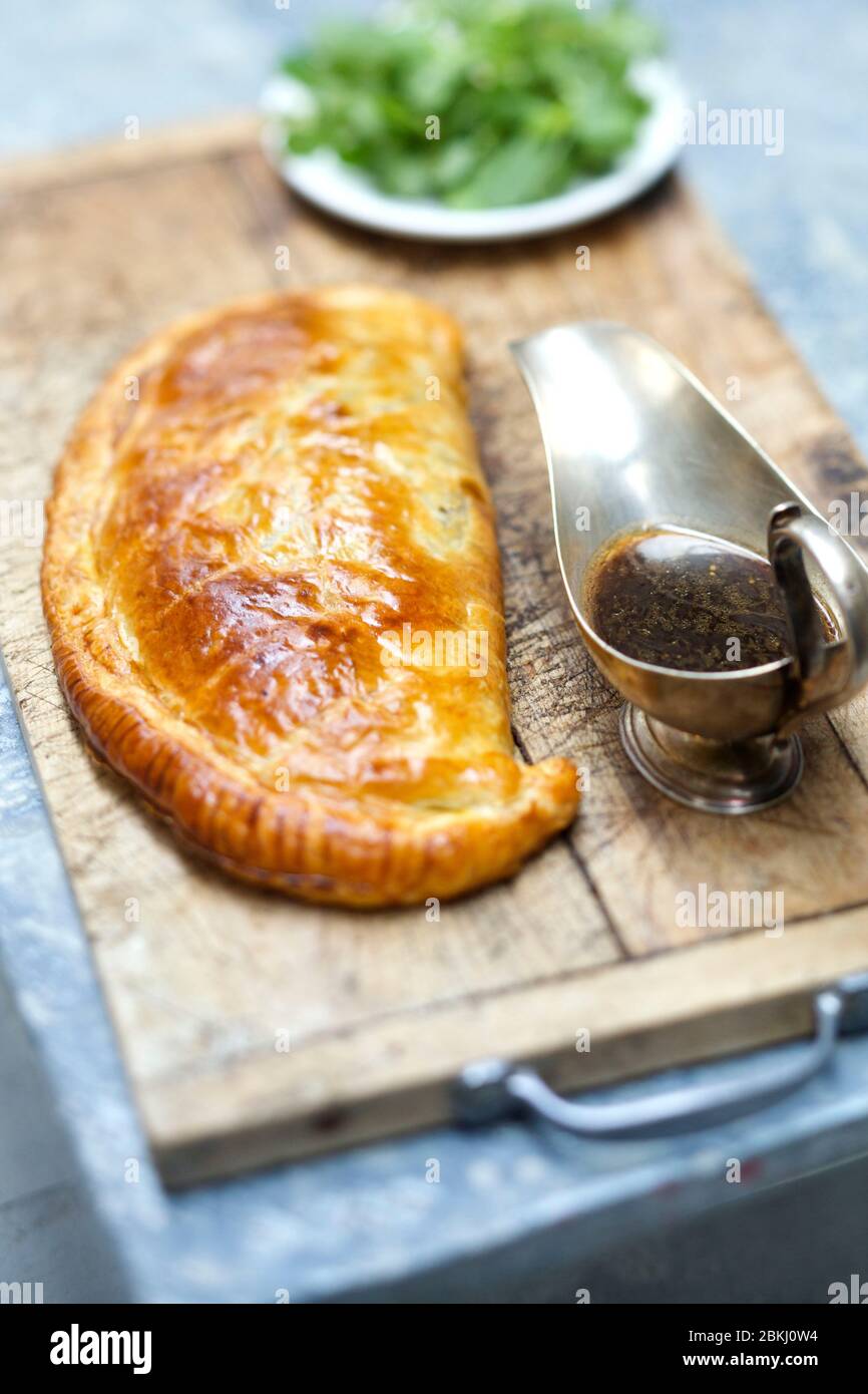 Easy game pie Stock Photo - Alamy