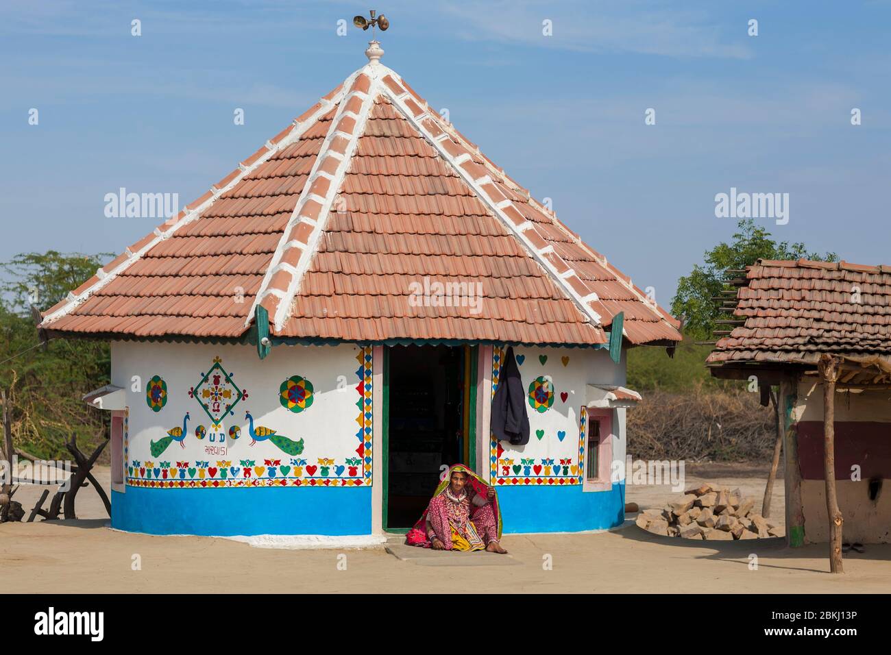 Village hut india hi-res stock photography and images - Alamy