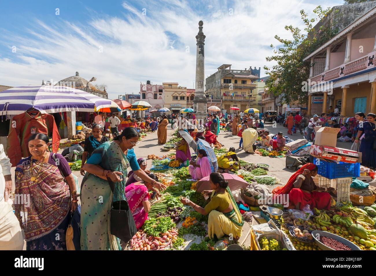 India, Daman and Diu Territory, Diu District, vegetable market Stock ...