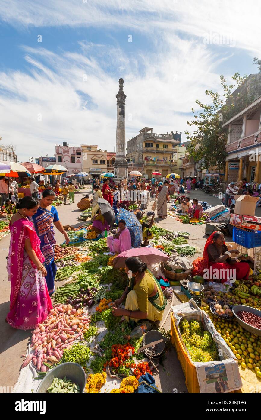 India, Daman and Diu Territory, Diu District, vegetable market Stock ...