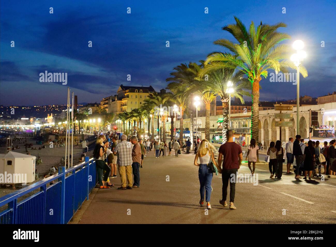 Nice promenade des anglais woman hi-res stock photography and images ...