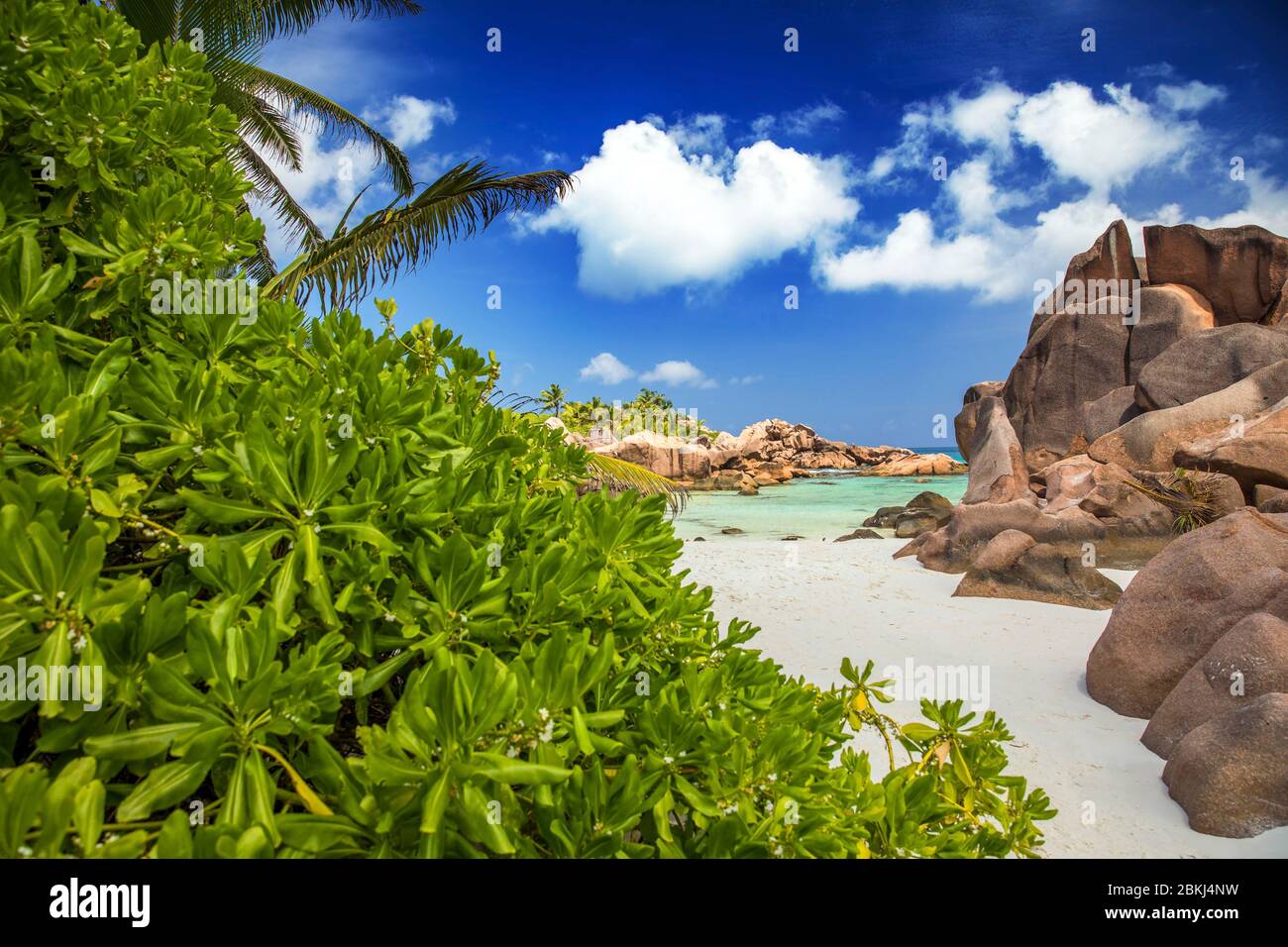 Seychelles, La Digue, Coco cove, white sand beach and granite rocks ...
